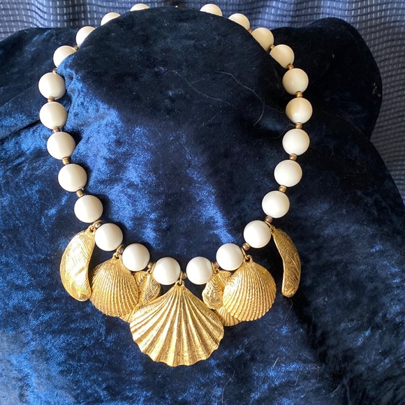 Unk | Jewelry | Fashion Statement Shell Charm On White Bead Necklace ...